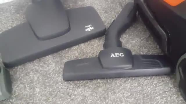 جارو برقی آ اِ گ مدل VX9-1-TM-F - نماشا